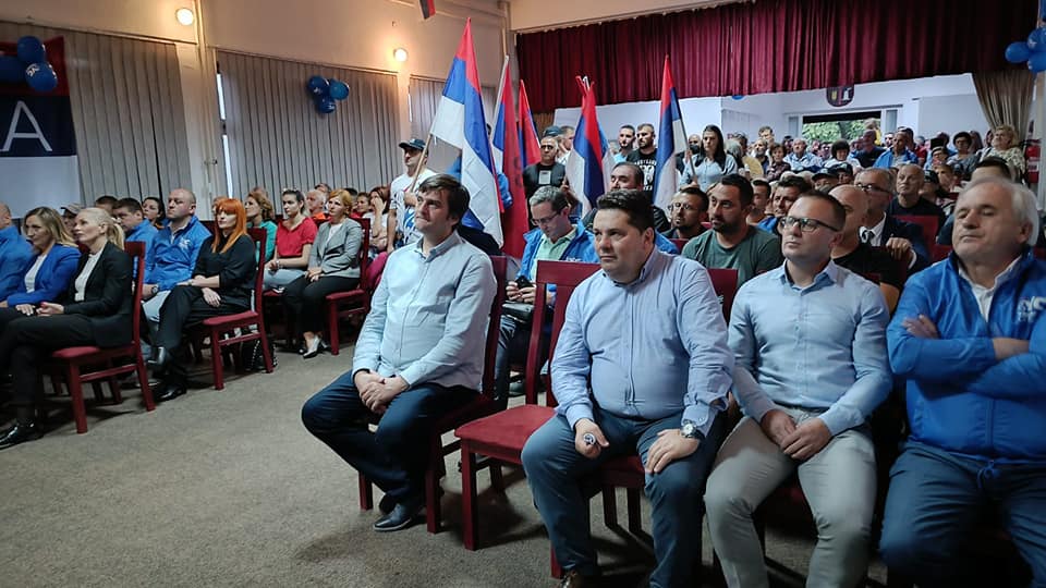 Stanari ne pamte veći skup – organizovana spektakularna tribina ...